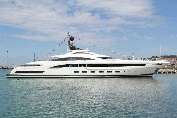 Yacht YALLA, a CRN Superyacht | CHARTERWORLD Luxury Superyacht Charters